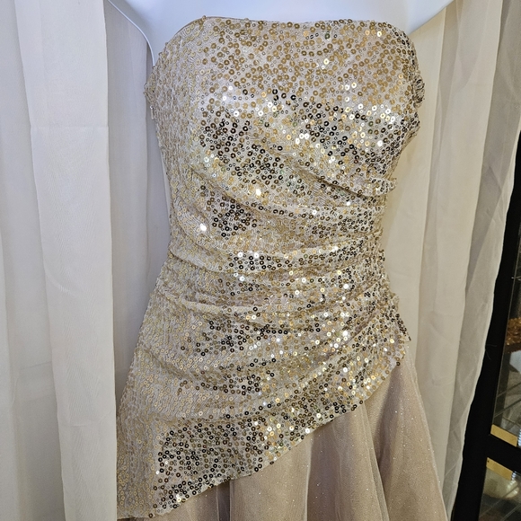 Jump | Dresses | Jump Apparel Sparkly Gold Sequin And Tulle Strapless ...